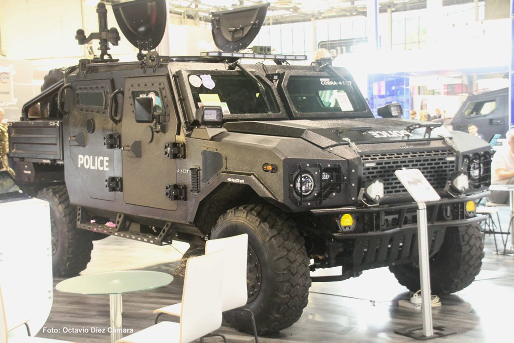 Cobra-4 SUT, un nuevo blindado compacto policial de uso táctico ...