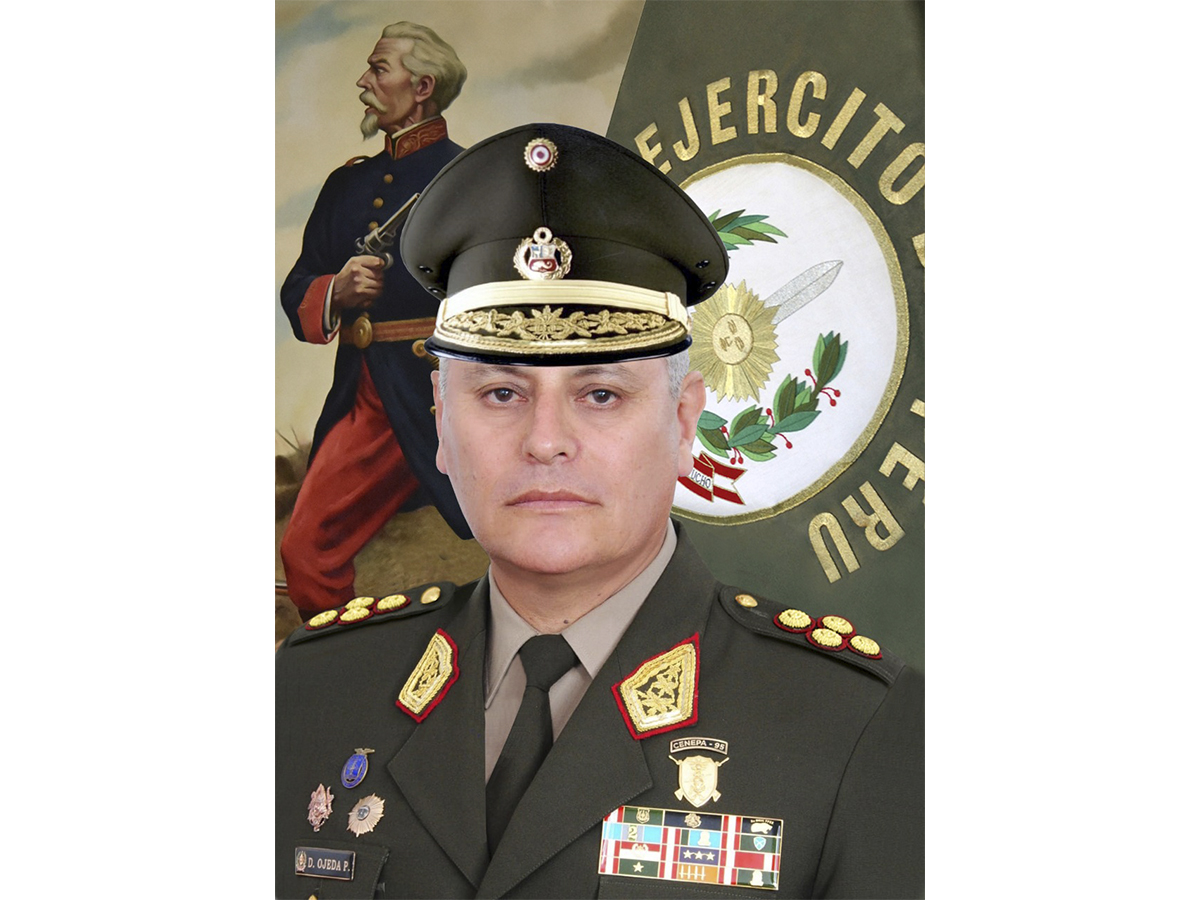 Nombrados los Mandos Militares del Perú para 2024 - Noticias Defensa ...
