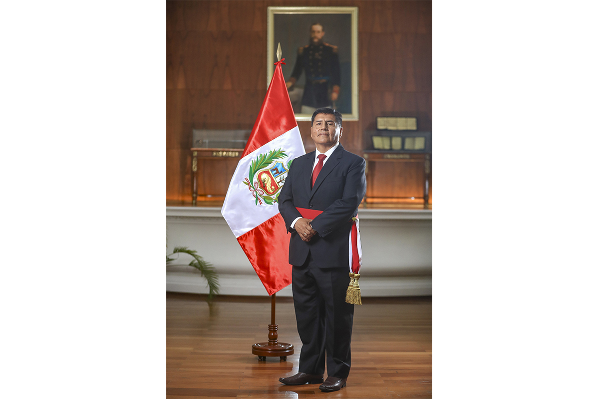Carlos Malaver Odias nuevo Ministro Interior de Perú - Noticias Defensa ...