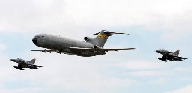 La Fuerza Aérea Colombia retira su último Boeing 727 - Noticias Defensa defensa.com Colombia