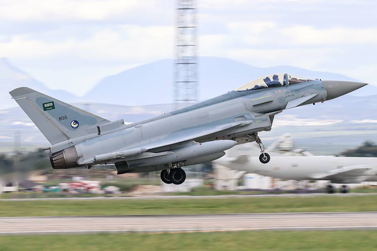 Aviones de la Real Fuerza Aérea Saudita que surcaron España - Noticias Defensa Galería