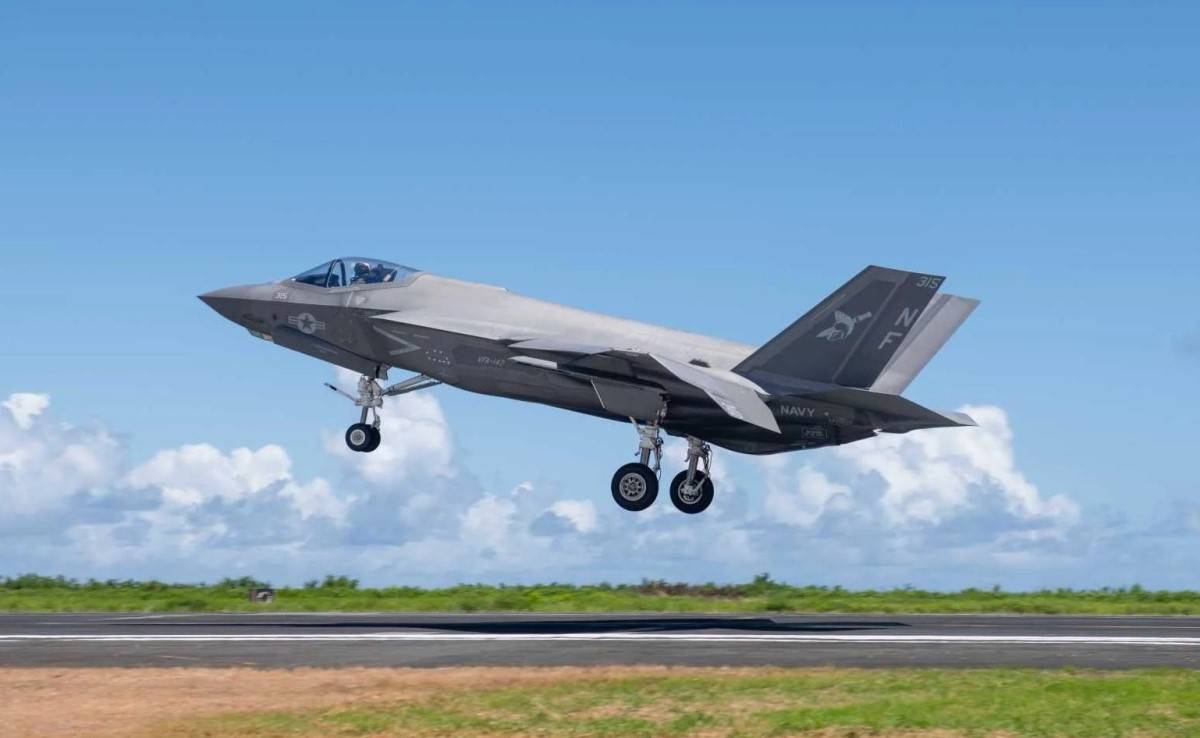 Por primera vez F-35C de la Marina de los Estados Unidos operan en isla de Iwo Jima - Noticias ...