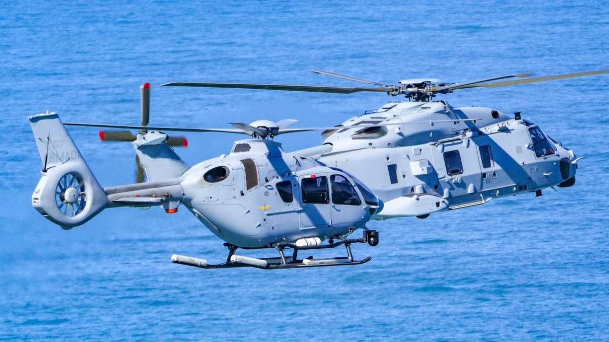 Helicópteros NH90 y H135 de la Armada en la Base Naval de Rota - Noticias Defensa Galería