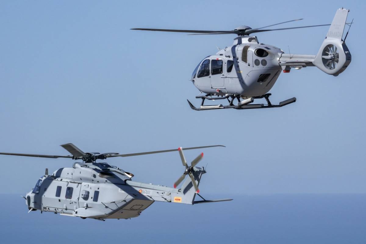 Helicópteros NH90 y H135 de la Armada en la Base Naval de Rota - Noticias Defensa Galería